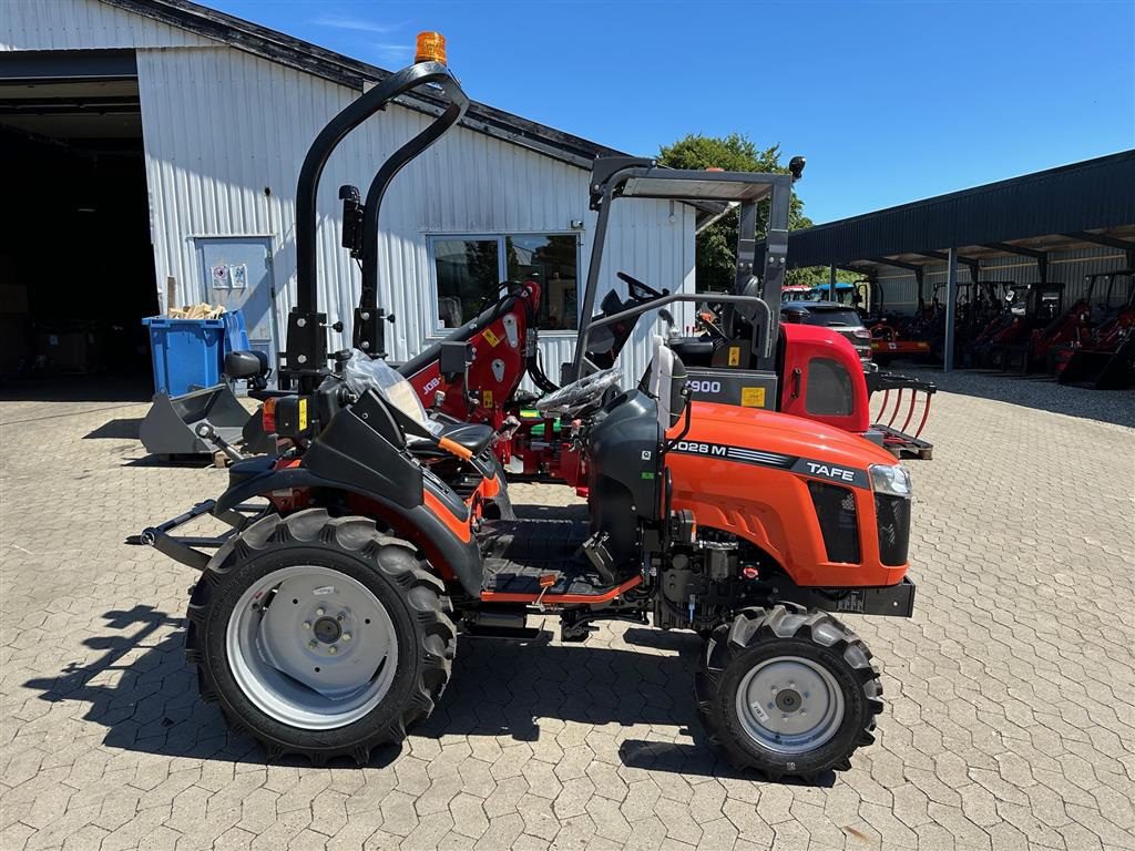 TAFE 6028 Med traktordæk - ONJ